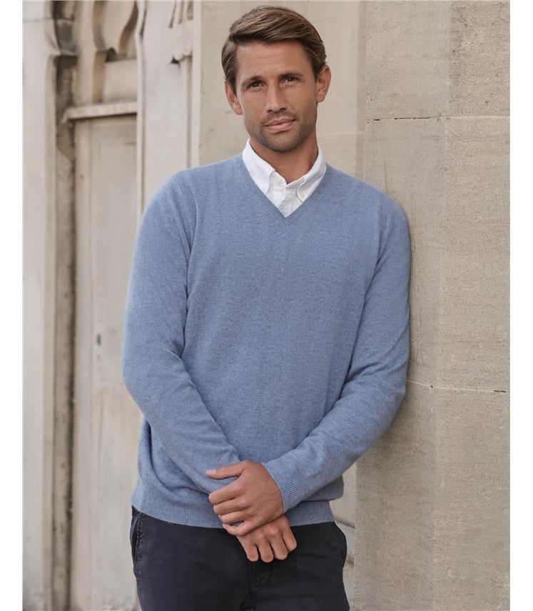 Chambray Blue | Mens Cashmere V Sweater | WoolOvers US
