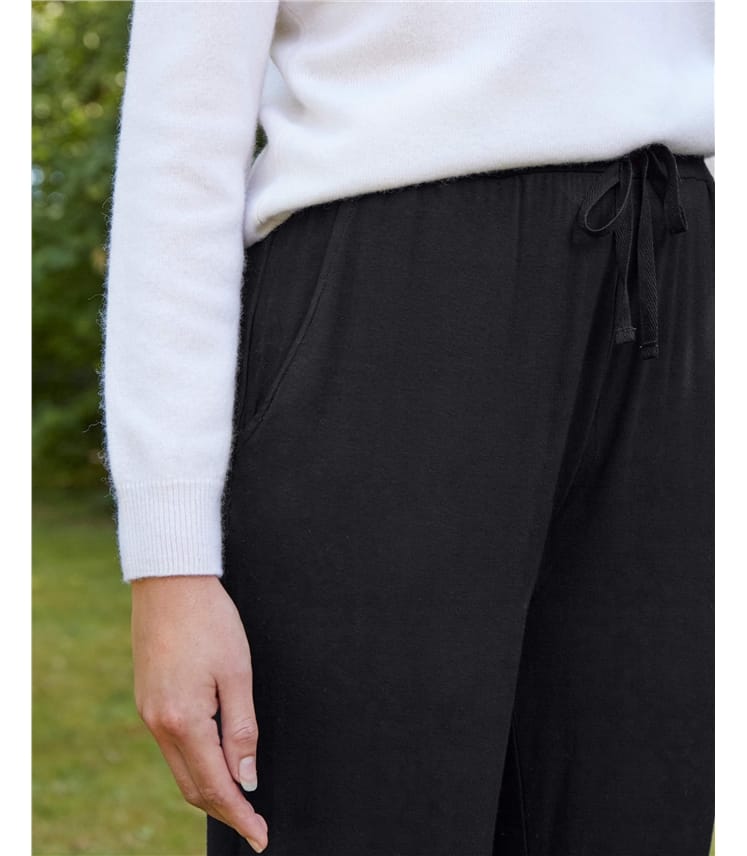 Black | Tapered Soft Jersey Trouser | WoolOvers UK