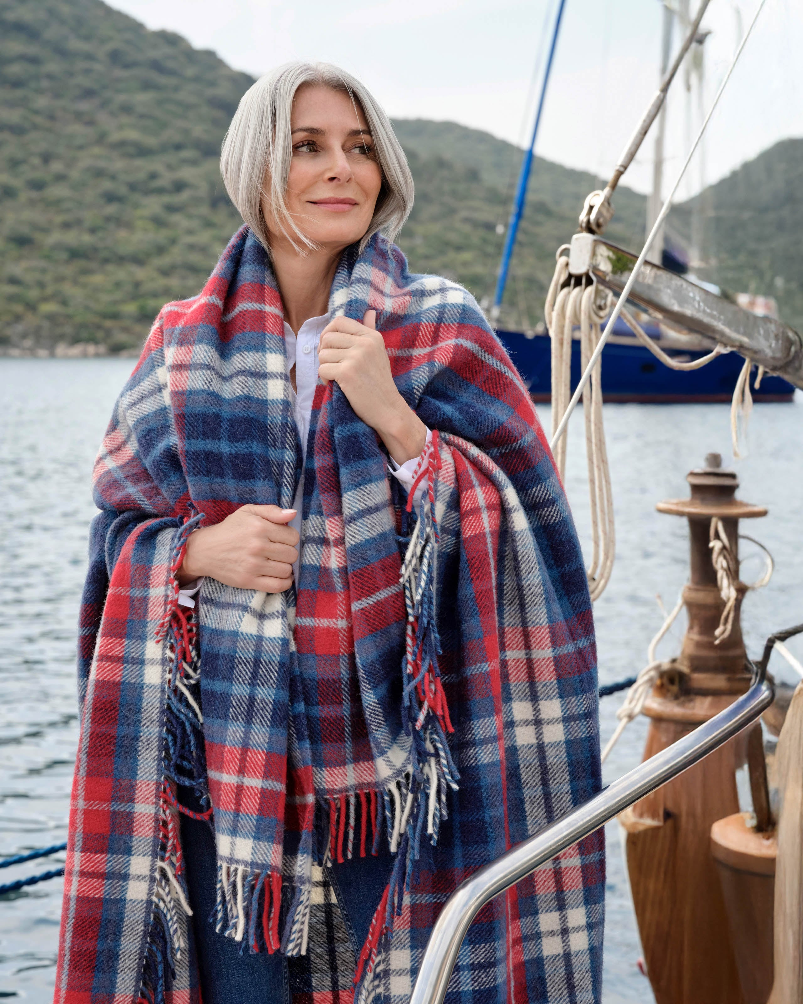 Navy/Red/Cream | Traditional Pure Wool Throw | WoolOvers UK