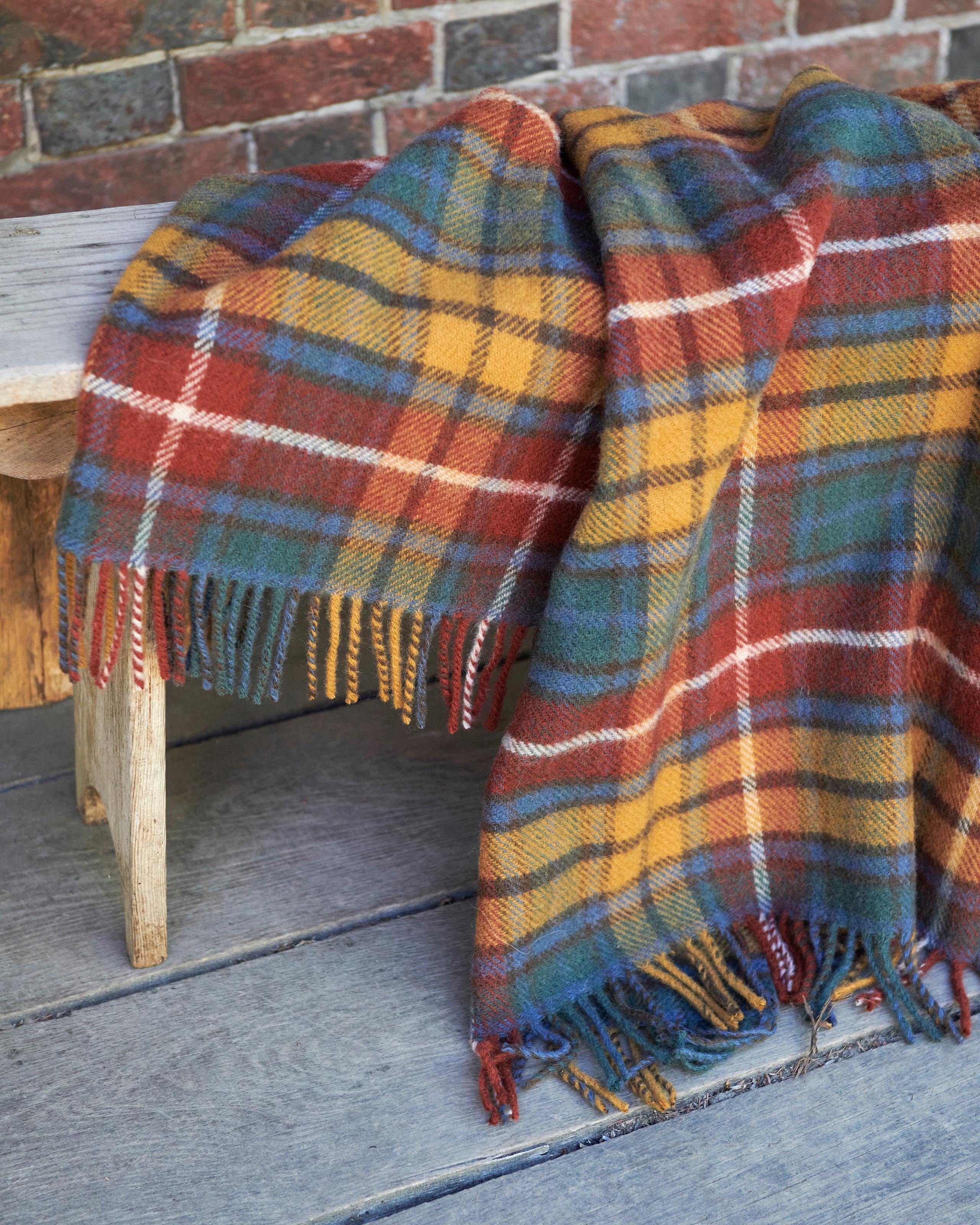Antique/Red | Traditional Pure Wool Throw | WoolOvers US