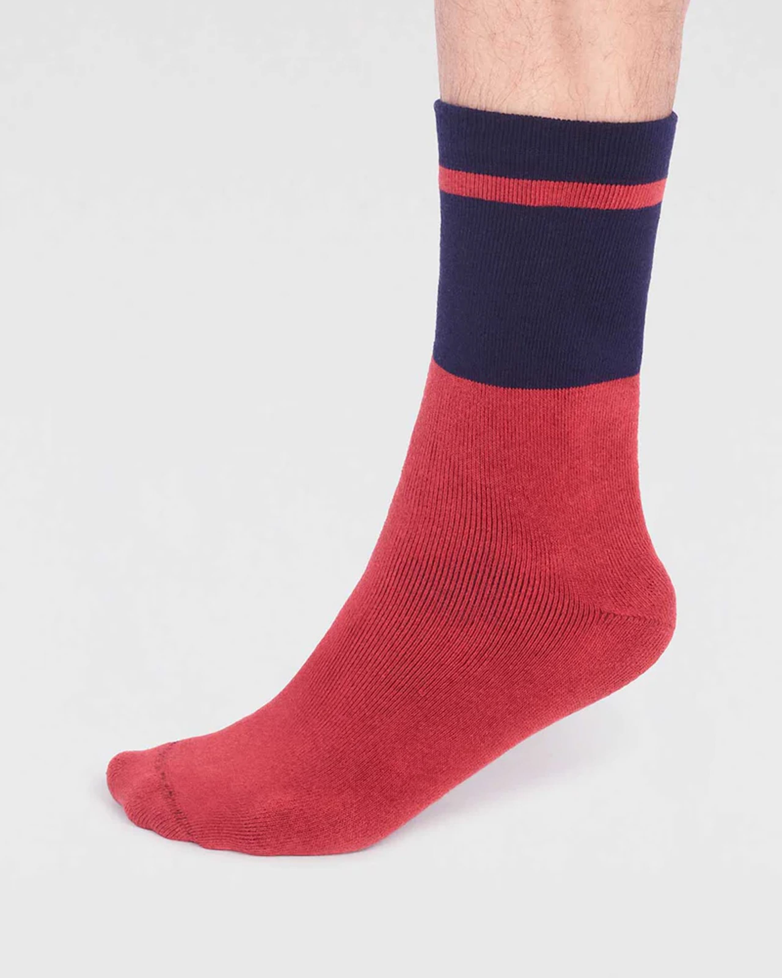 Red/Navy | Gordon Organic Cotton Plain Walker Socks | WoolOvers US
