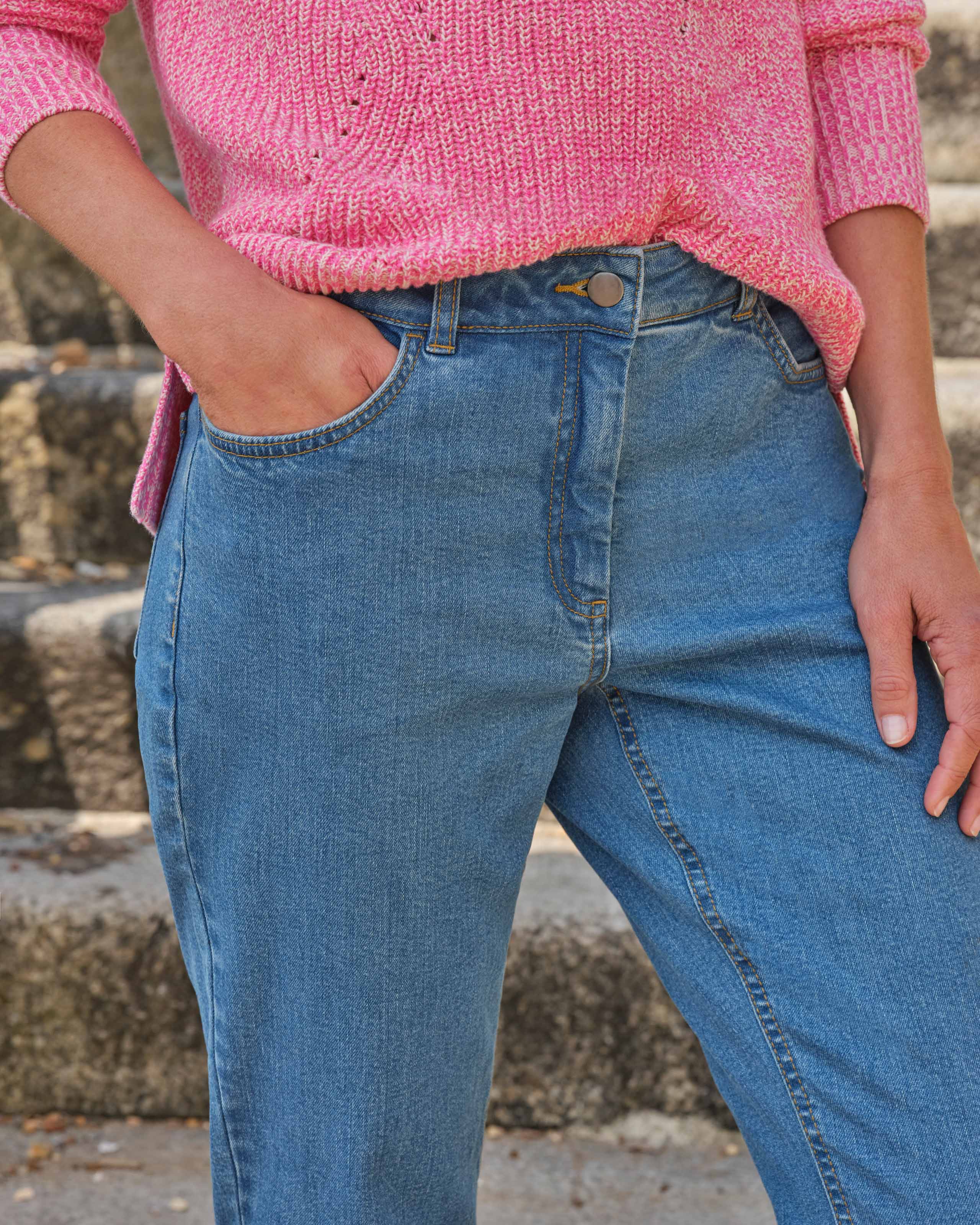 Mid Wash Denim | Stretch Easy Tapered Leg Jeans | WoolOvers AU