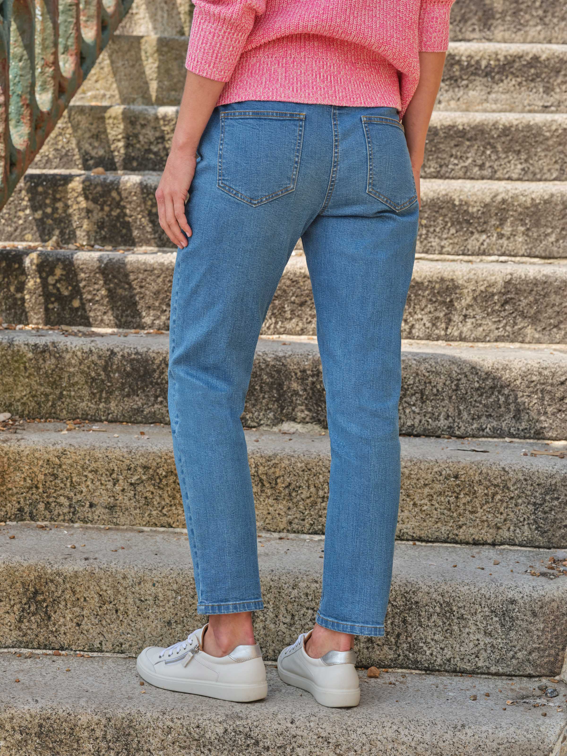 Mid Wash Denim | Stretch Easy Tapered Leg Jeans | WoolOvers AU