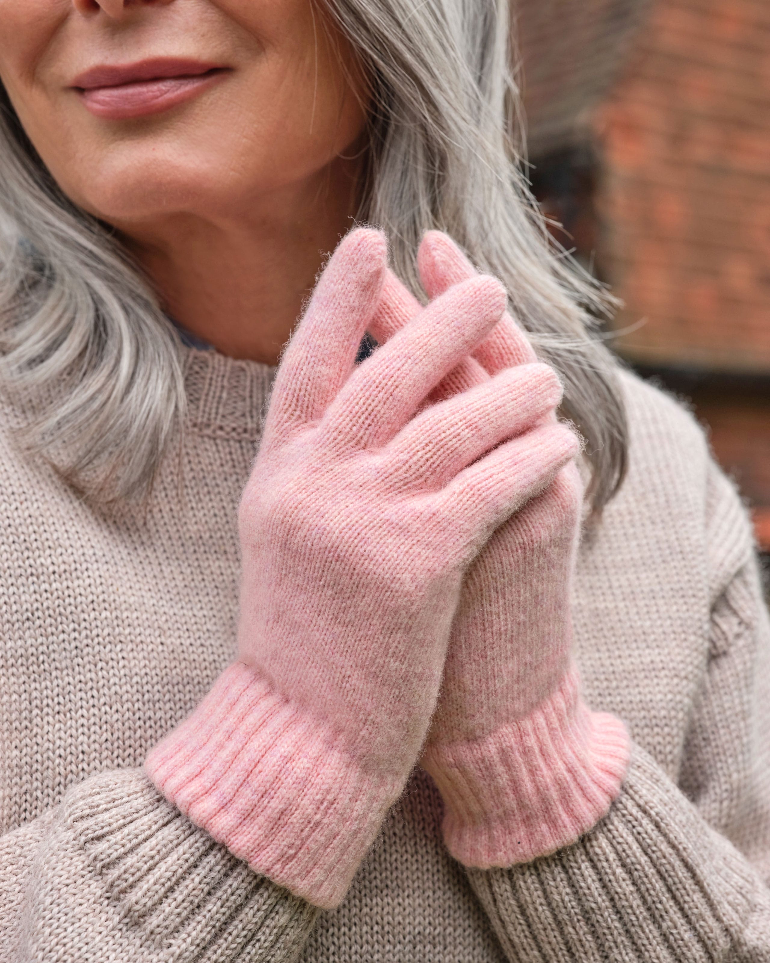 Frosted Pink | Womens Essential Lambswool Glove | WoolOvers UK
