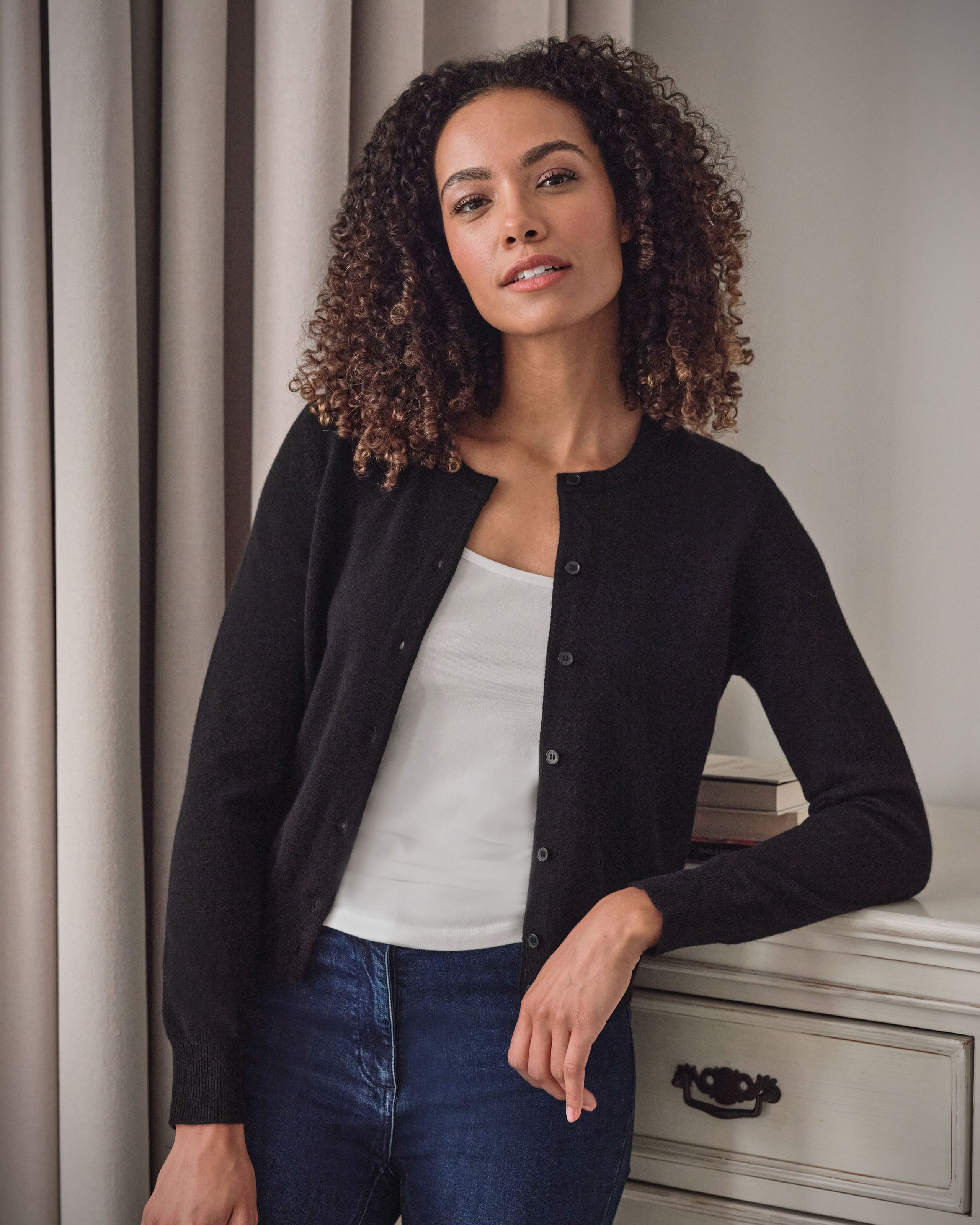 Black Pure Cashmere | Luxurious Pure Cashmere Cropped Cardigan