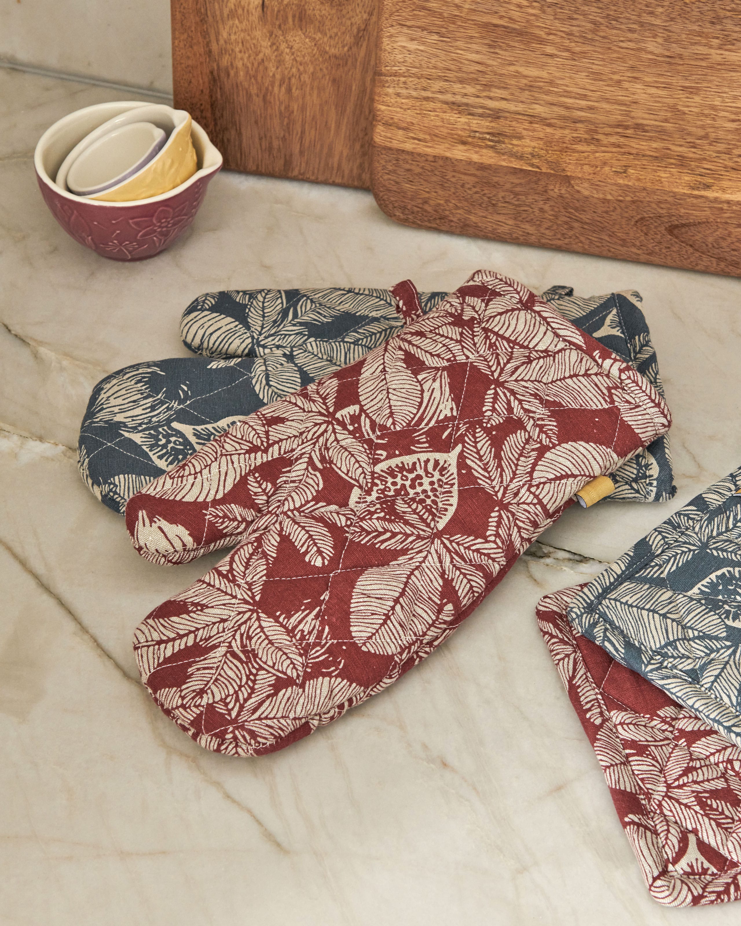 Ruby | Cotton Print Single Oven Glove | WoolOvers UK