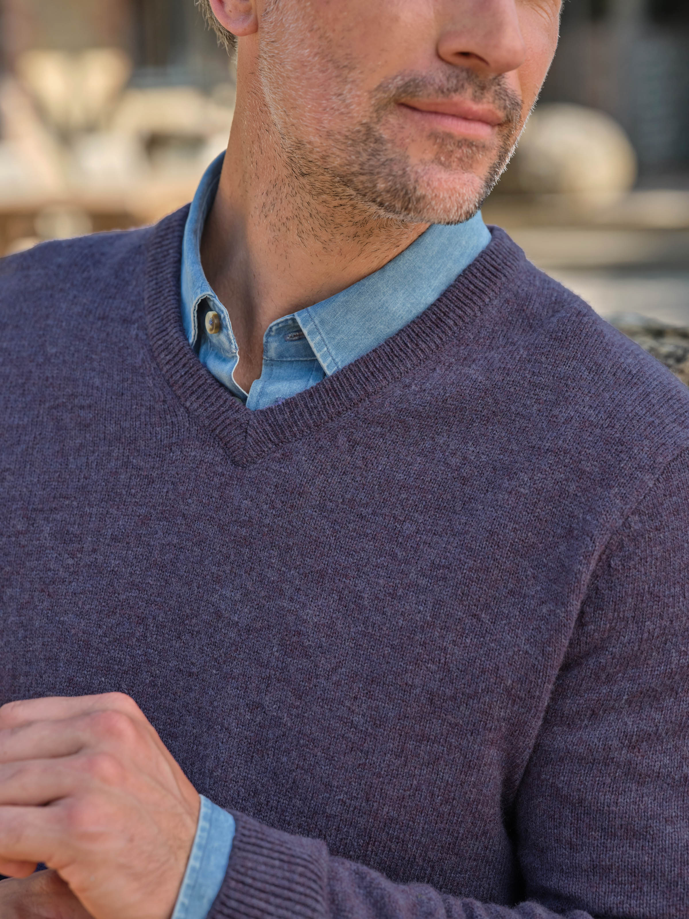 Blackcurrant | Mens Lambswool V Neck Jumper | WoolOvers UK