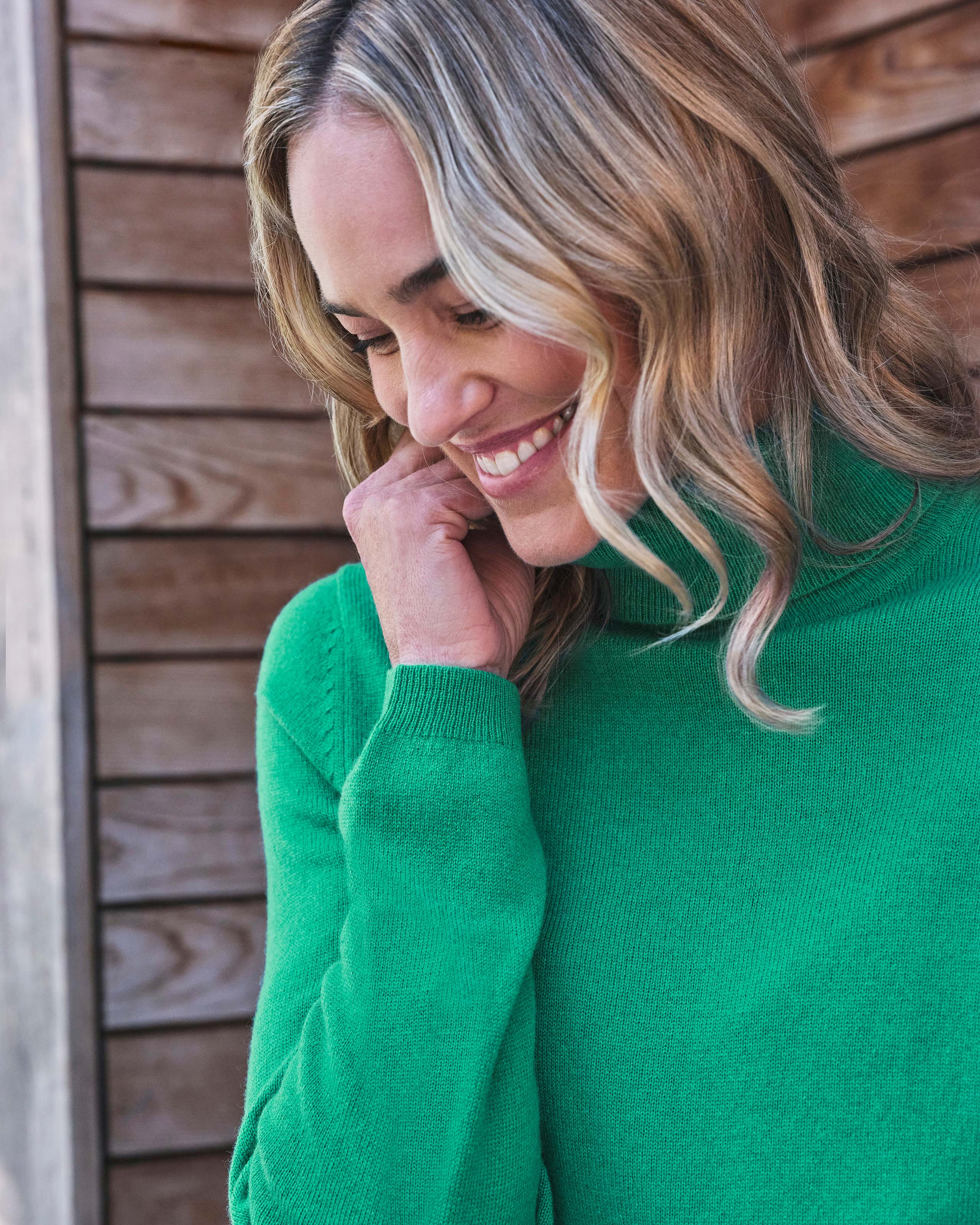 Bright Emerald | Cashmere & Merino Fitted Turtle Neck Knitted Sweater ...