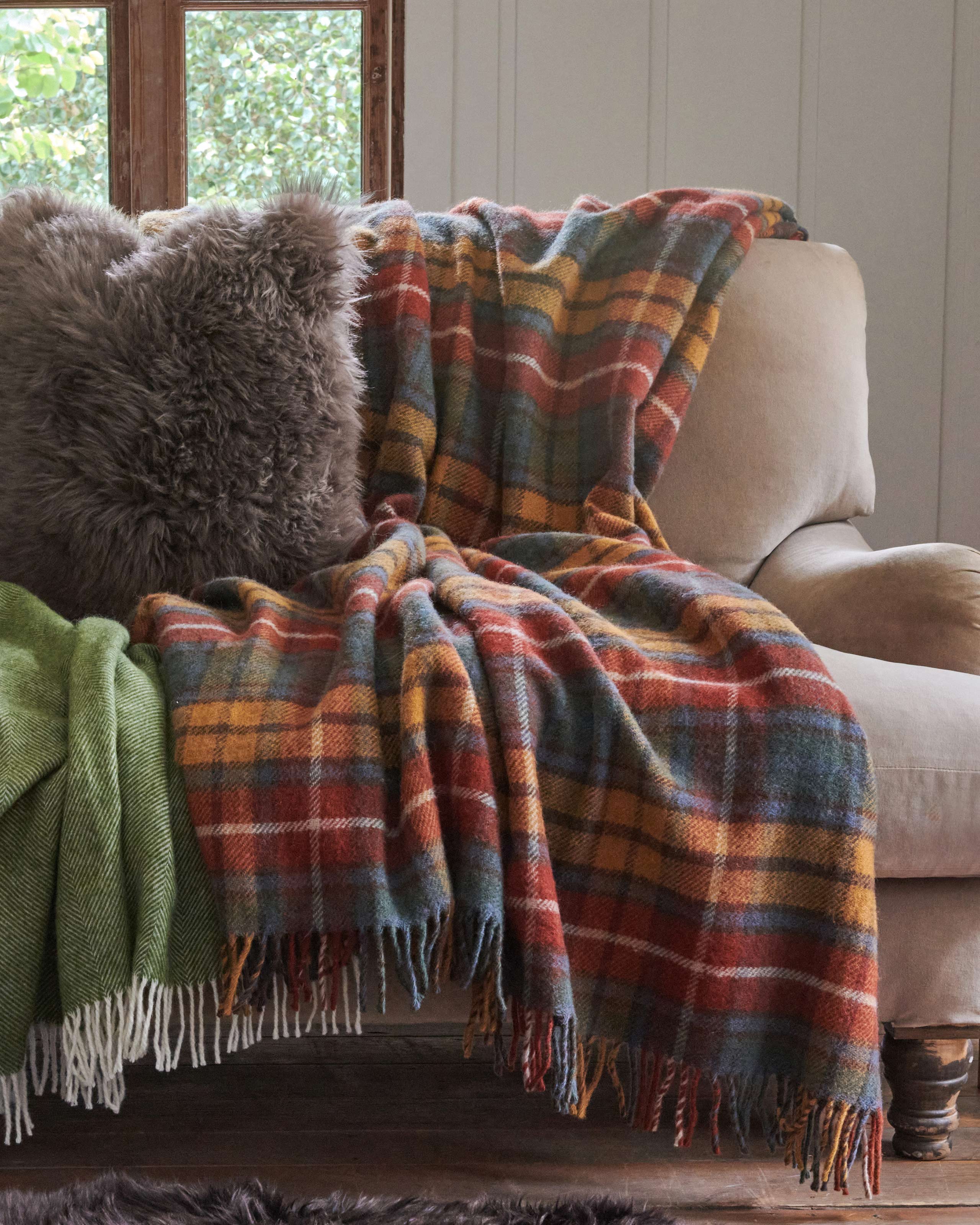 Antique/Red | Traditional Pure Wool Throw | WoolOvers UK