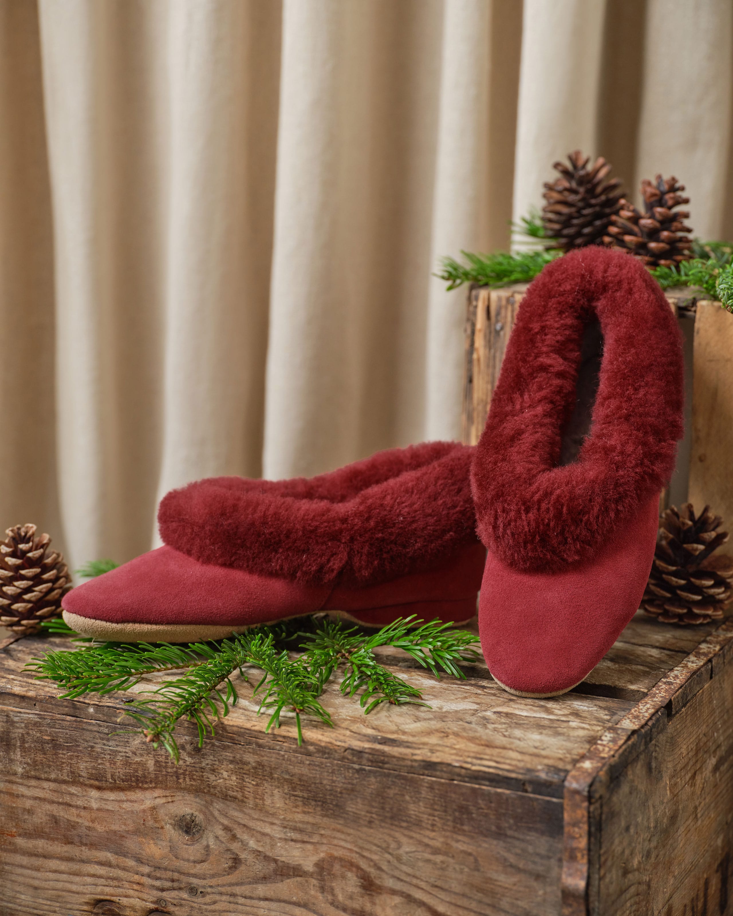 Red | Womens Draper Collar Sheepskin Slippers | WoolOvers UK