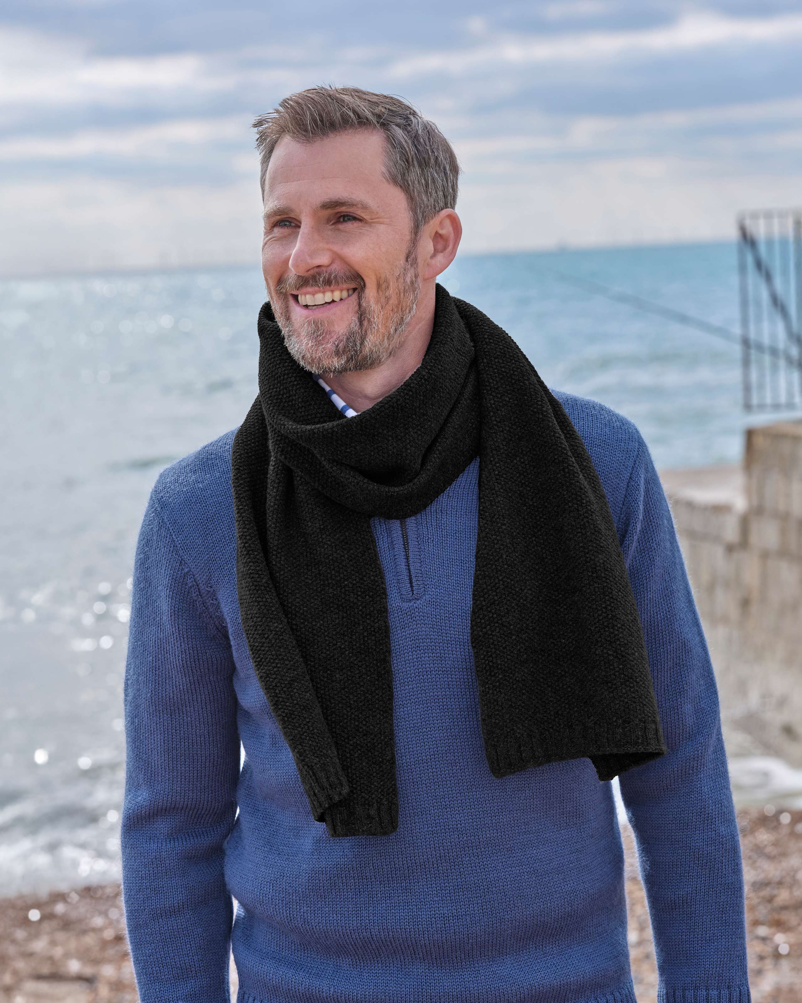 Black | Mens Essential Lambswool Scarf | WoolOvers US