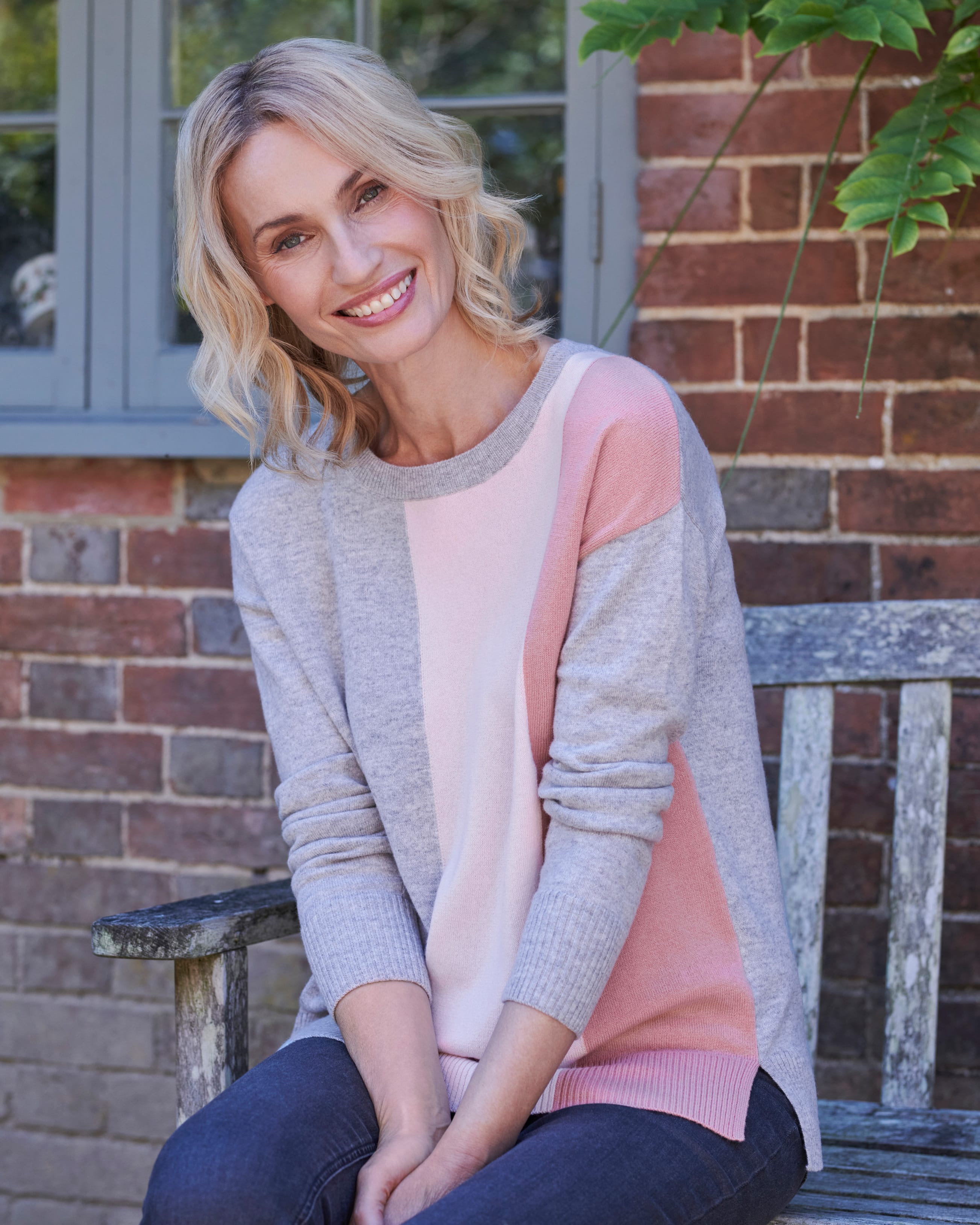 Pink/Grau | Vertikaler Farbblock-Pullover mit Rundhalsausschnitt ...