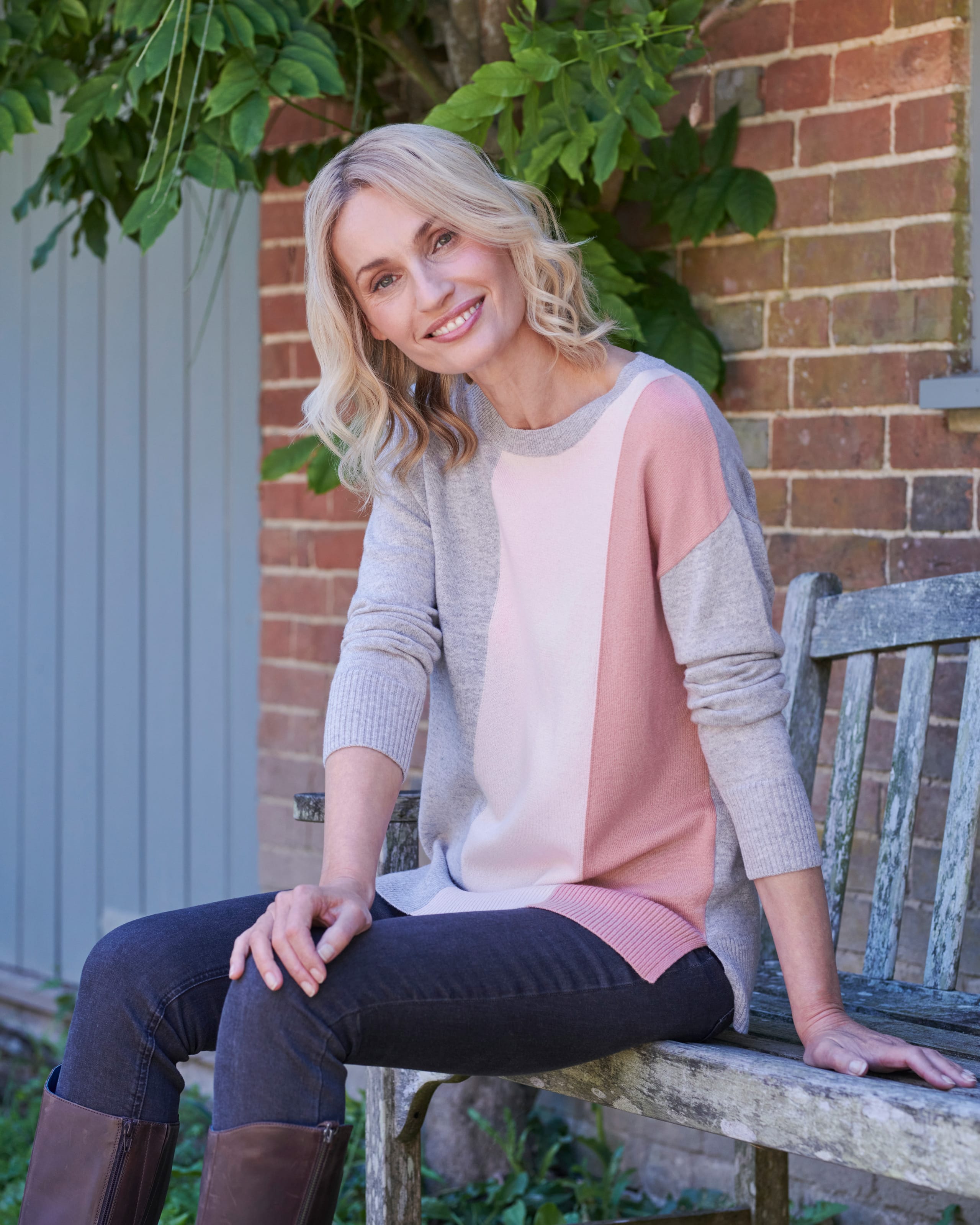 Pink/Grau | Vertikaler Farbblock-Pullover mit Rundhalsausschnitt ...