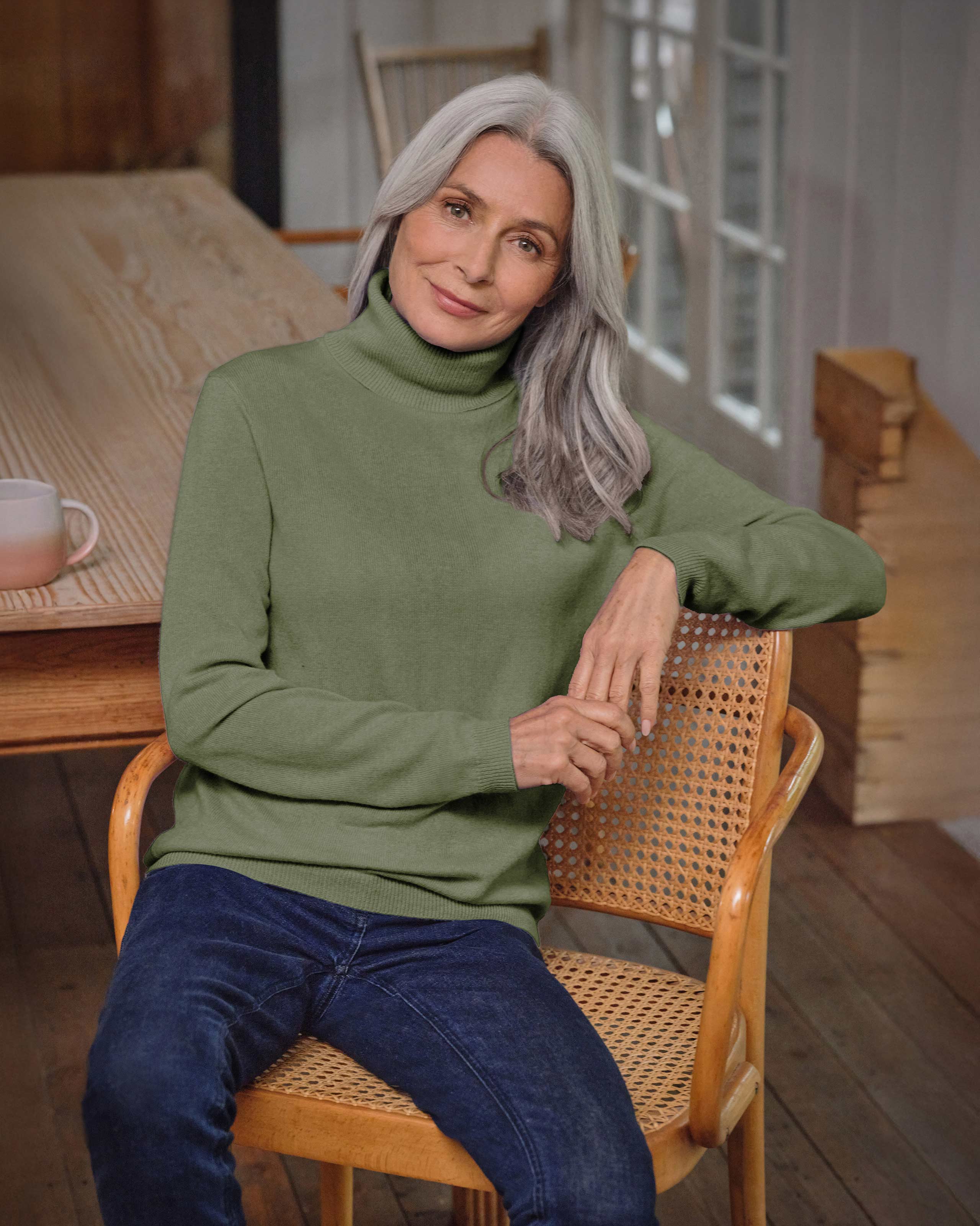 Bright Emerald | Cashmere & Merino Fitted Turtle Neck Knitted Sweater ...